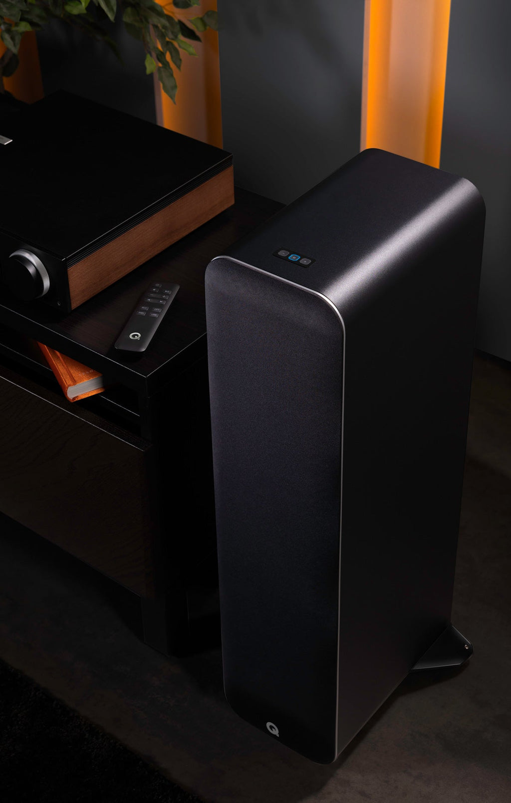 Q-Acoustics-M40-lifestyle_1024x.jpg?v=1724997601