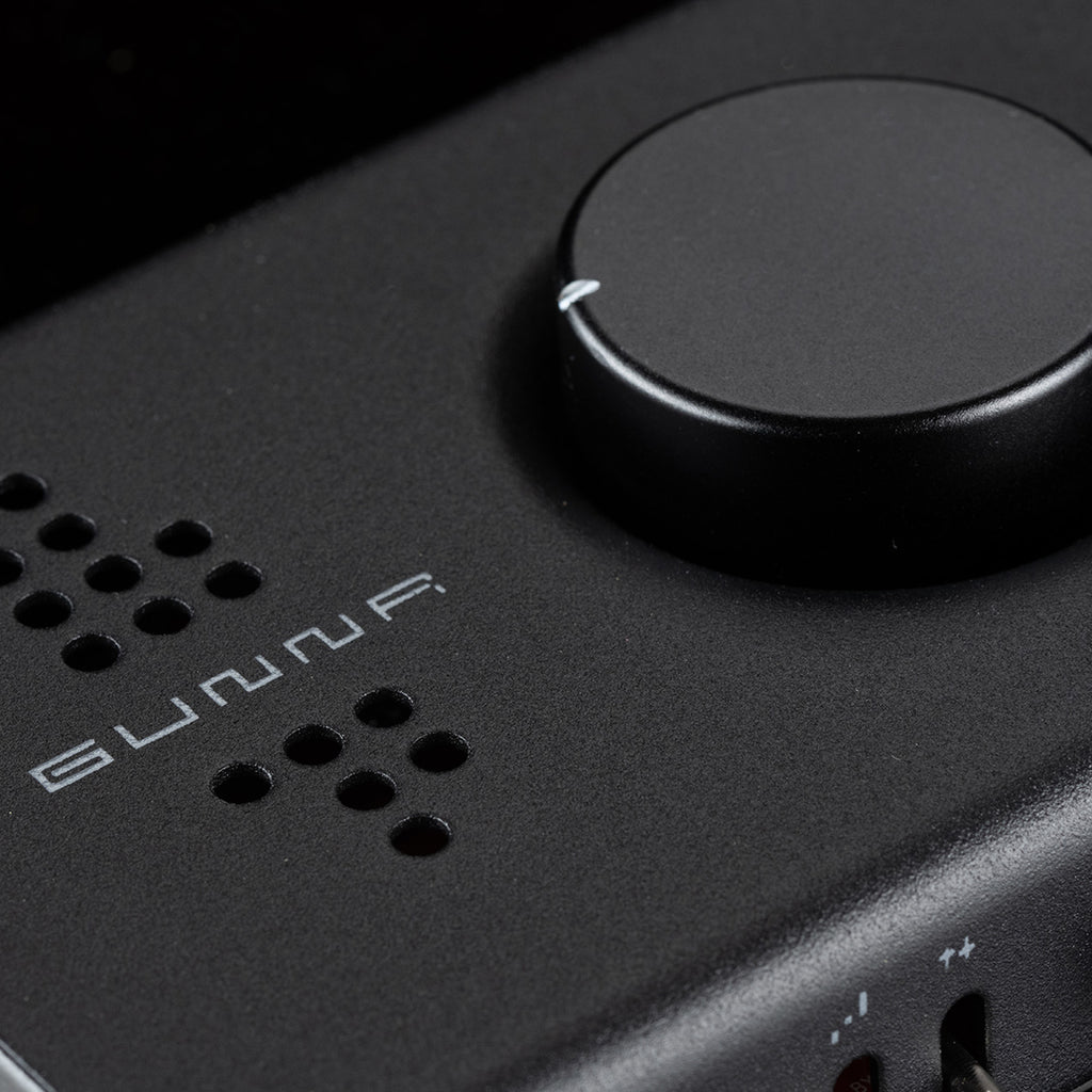 schiit-audio-gunnr-gaming-headphone-amplifier-3_1024x.jpg?v=1728273743